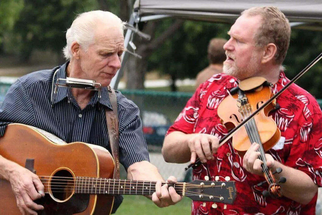 Difference Between Bluegrass and Country Music